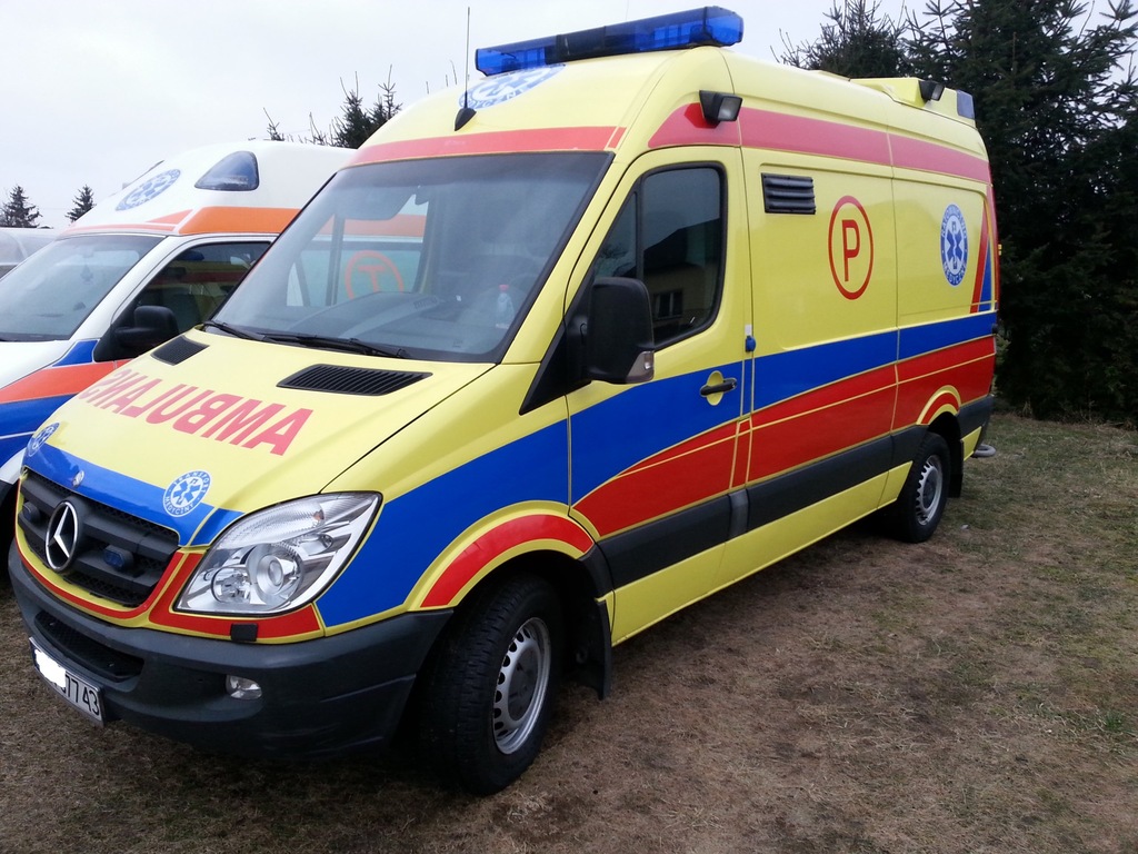 Mercedes Sprinter Ambulans Karetka - 7235082015 - oficjalne archiwum ...