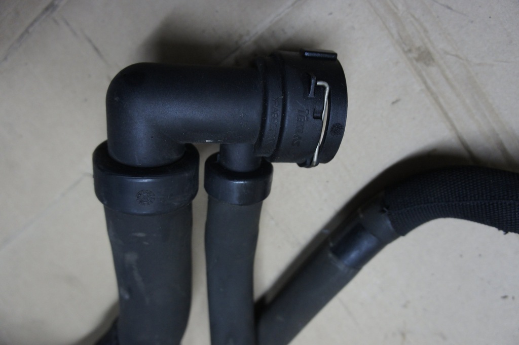 KRÓCIEC Wąż Wody Opel Insignia 2.0CDTi PA66GF30 - 7272322470 ...