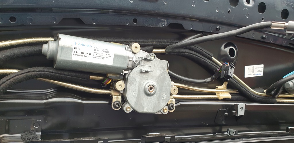 SILNICZEK SZYBERDACHU MERCEDES S W221 E W211 - 11421500981 - oficjalne ...