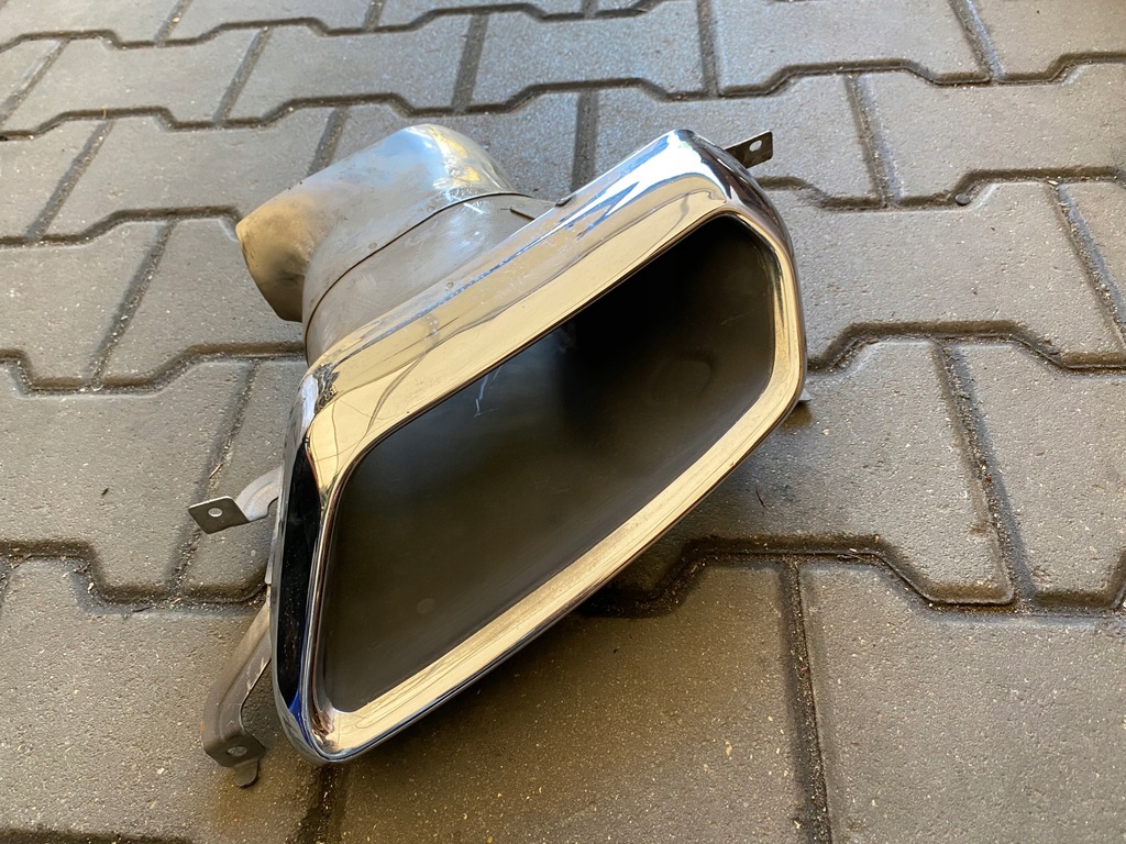 Volvo XC40 Końcówka Wydechu Lewa 31407969 - 10728856026 - oficjalne ...