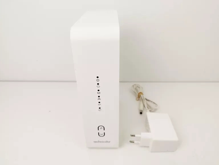 ROUTER TECHNICOLOR CGA2121 - 12823450868 - oficjalne archiwum Allegro