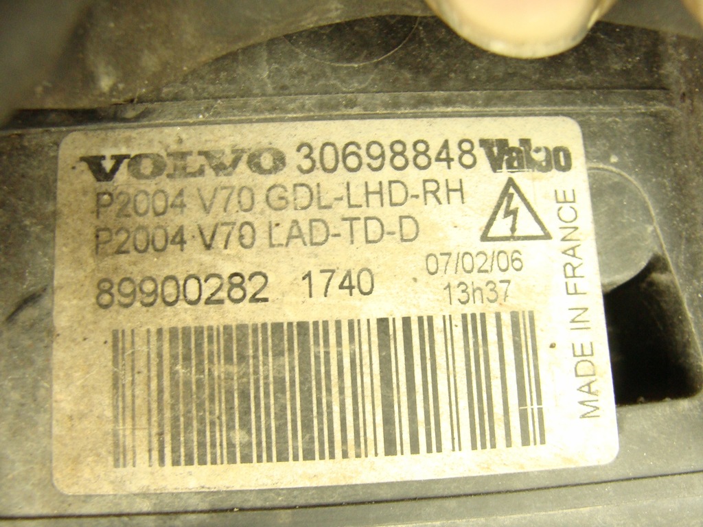 LAMPA PRAWA VOLVO V70 XC70 EUROPA 30698848 XENON - 8770429398 ...
