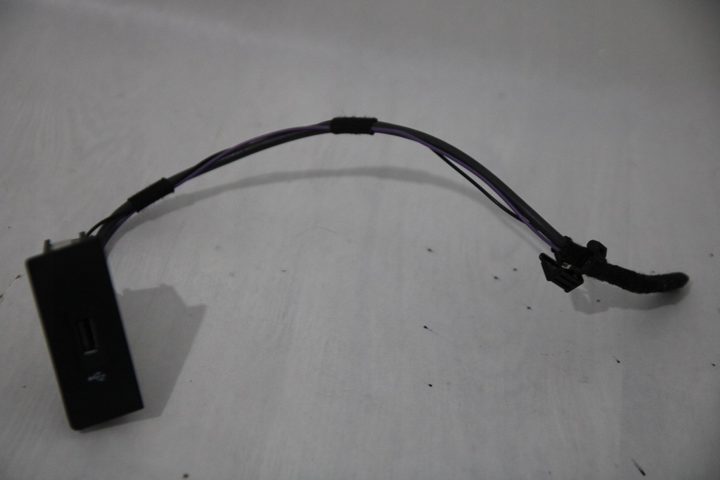 WEJSCIE GNIAZDO PORT USB SKODA VW AUDI SEAT - 14175885247 - oficjalne ...