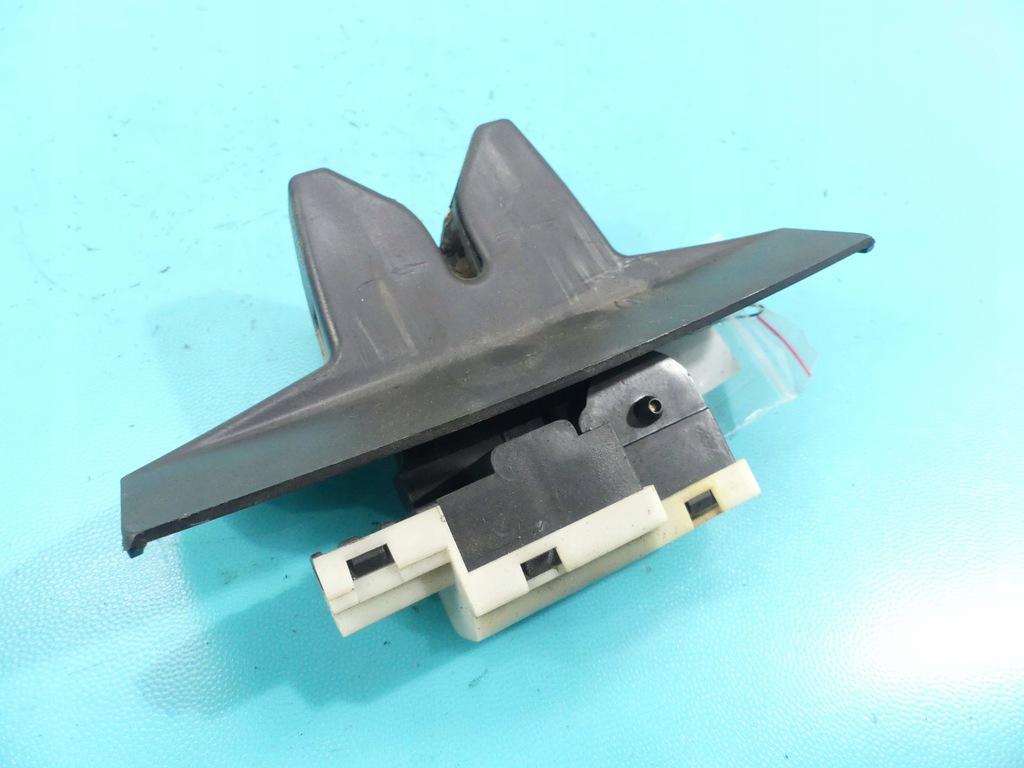 ZAMEK KLAPY TYŁ 90930AU200 NISSAN PRIMERA P12 HB - 13473429878 - oficjalne archiwum Allegro