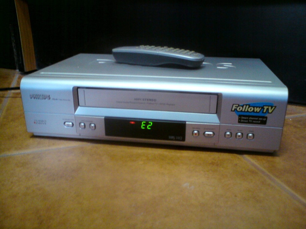 Magnetowid Video PHILIPS VR 540 VHS STEREO + PILOT - 13137579844 - oficjalne archiwum Allegro