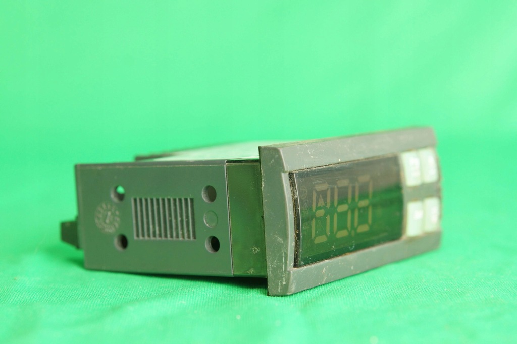 Купить Контроллер CAREL IR33C00N00: отзывы, фото и характеристики на Aredi.ru (13366957604)