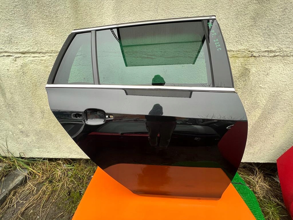 OPEL INSIGNIA A KOMBI Z22C DRZWI PRAWY TYŁ - 13176374682 - oficjalne ...