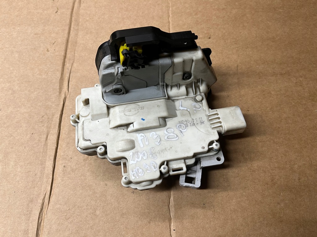 audi a3 8p 3d zamek drzwi lewy przód 8pin - 12702554692 - oficjalne archiwum Allegro