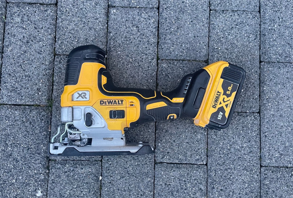 Wyrzynarka akumulatorowa Dewalt DCS335 5,0 Ah 2020 - 12566037153 ...