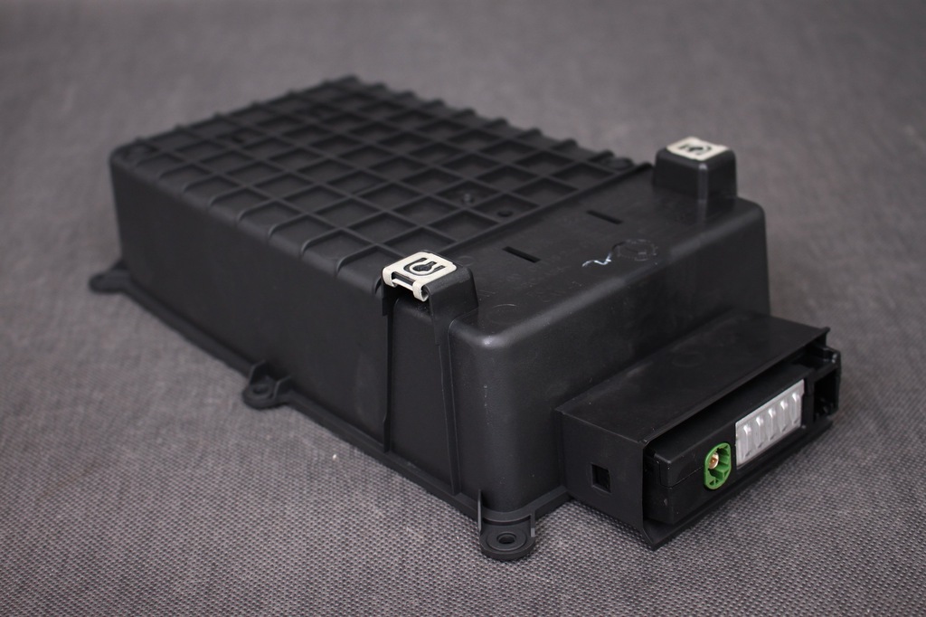 AUDI A4 B9 SCHOWEK WKŁAD USB AUX 8W0864981 FV 16^ - 7364786857 ...