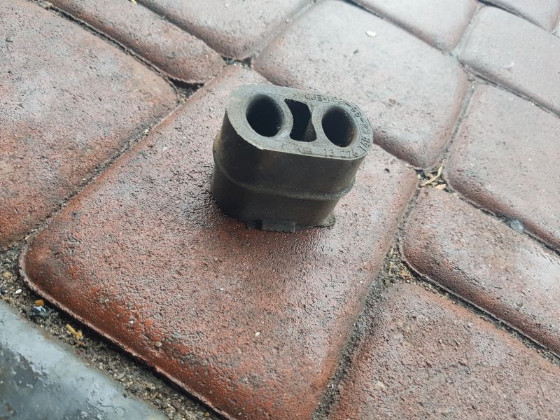 Uchwyt wieszak wydechu Opel Insignia 13276148 - 12097034944 - oficjalne ...