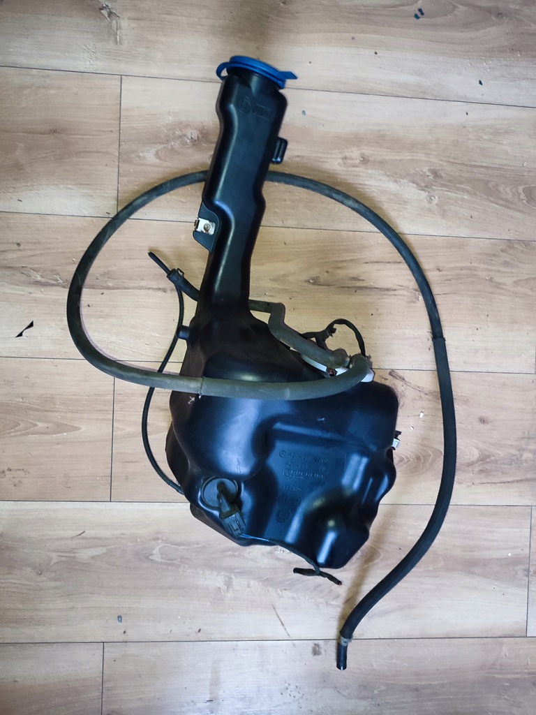 Zbiornik płynu do sprysk. A2048602260 pompki czujnik W218 CLS Mercedes ...