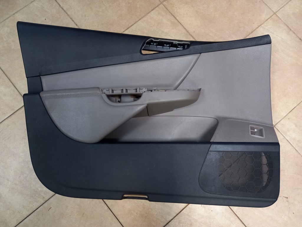 TAPICERKA DRZWI PASSAT B6 PRZÓD LEWY ORYG.* - 11566561131 - oficjalne archiwum Allegro
