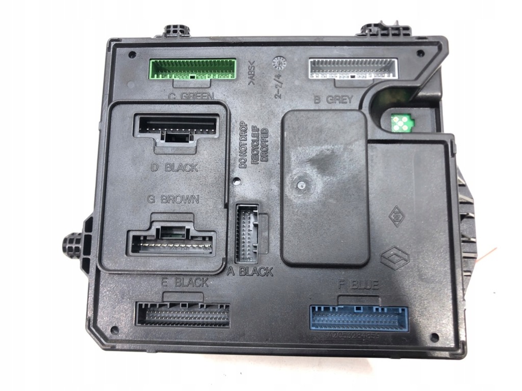 SKRZYNKA BEZPIECZNIKÓW RENAULT MEGANE III - 13867404898 - oficjalne archiwum Allegro