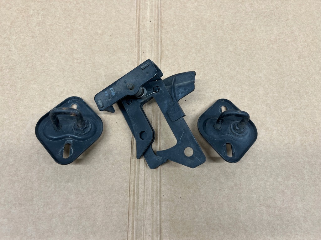 Mercedes W204 zamek rygiel maski A2048800064 - 13236342541 - oficjalne ...