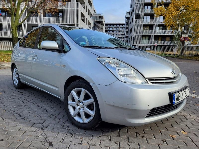 TOYOTA PRIUS liftback 78 KM 1.5 moc systemowa 110 KM, Automat ...