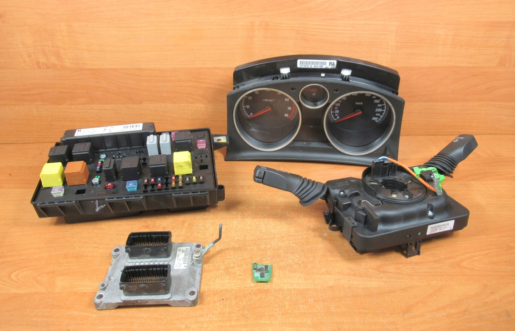 KOMPUTER ZESTAW OPEL ASTRA H 1,4 16V 0261207722 - 13237578930 ...