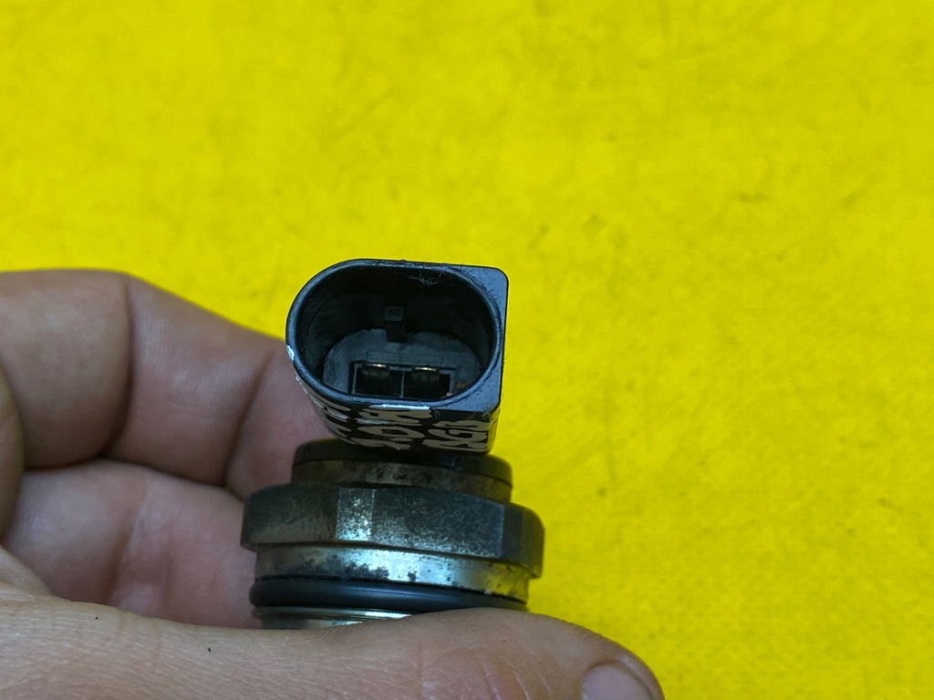 ZAWÓR CZUJNIK POMPY PALIWA A4 B7 2.0T 06F127025F - 13534360595 ...