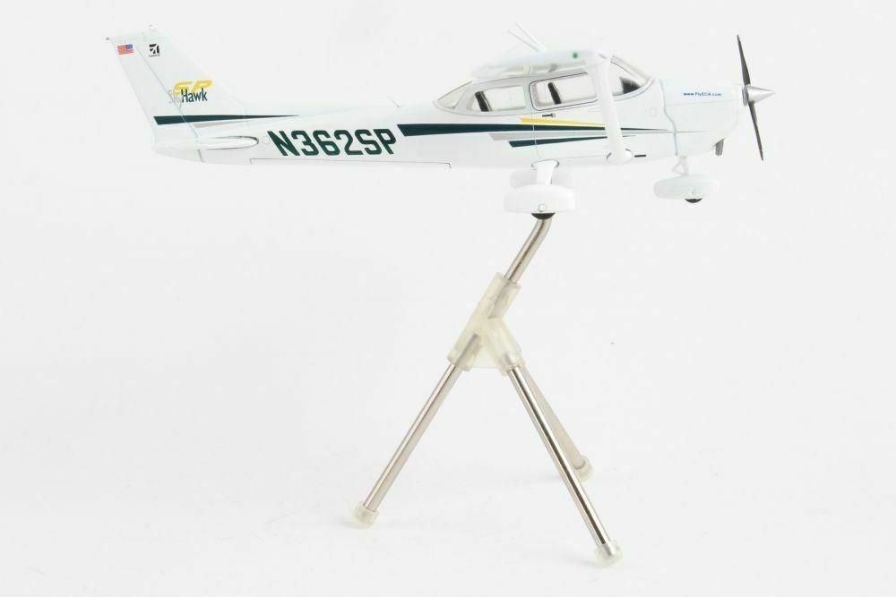 Купить Модель самолета Cessna 172 SkyHawk 1:72: отзывы, фото и ...