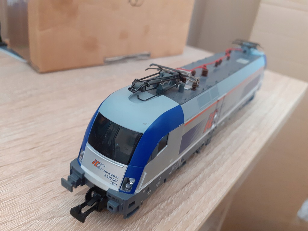 Lokomotywa Elektryczna EU44 HUSARZ Intercity PKP - 14135200139 - oficjalne archiwum Allegro