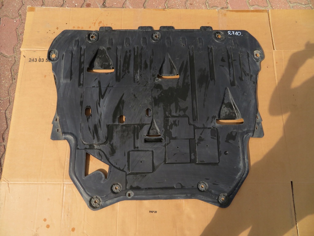 Volvo XC40 Osłona Silnika Dolna 32226765 - 14108092548 - oficjalne ...