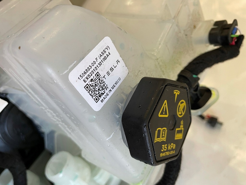 TESLA 3 SUPER MANIFOLD 1547595-00-E - 10814045704 - oficjalne archiwum ...