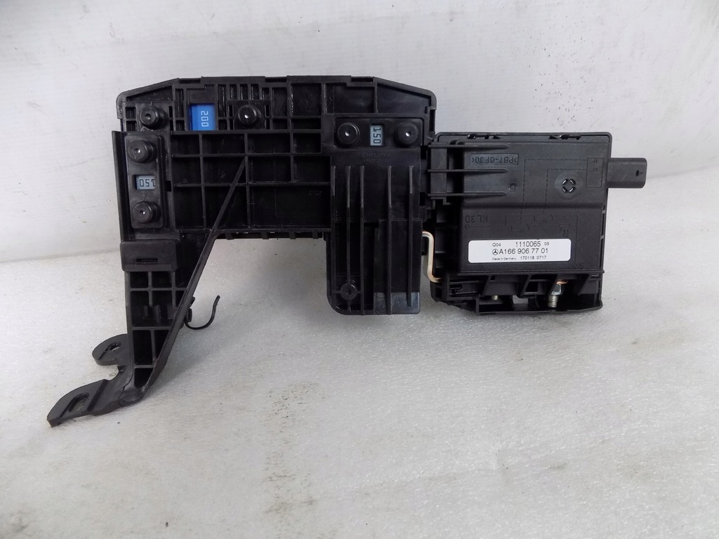 MB W166 GLE SKRZYNKA BEZPIECZNIKÓW A1669067701 - 13373450624 ...