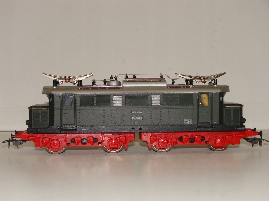 LOKOMOTYWA ELEKTROWÓZ E 244 068-3 - PIKO- H0 - 13237356706 - oficjalne archiwum Allegro