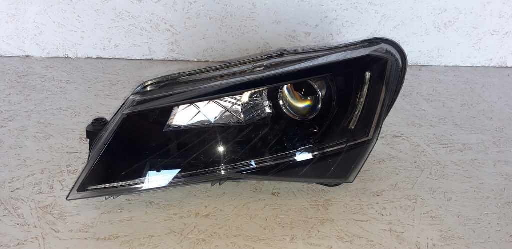 SKODA SUPERB III 3V 3V1 LAMPA LEWA BI-XENON LED - 10579163120 ... SKODA SUPERB III 3V 3V1 LAMPA LEWA BI-XENON LED - 10579163120 ...