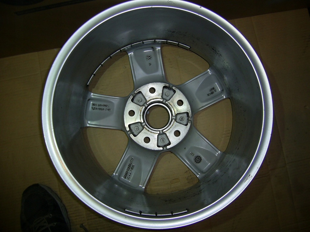 Купить VW Touareg 7P6 601 025 A 7.5x17 ET 50 алюминиевые диски: отзывы ...