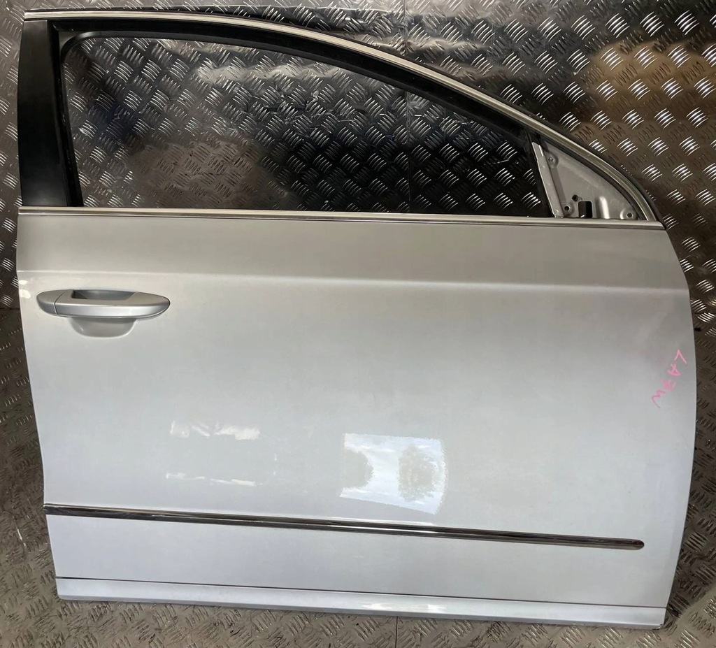 VW PASSAT B6 2010 Drzwi prawy przod bez rdzy LA7W - 14276025406 ...