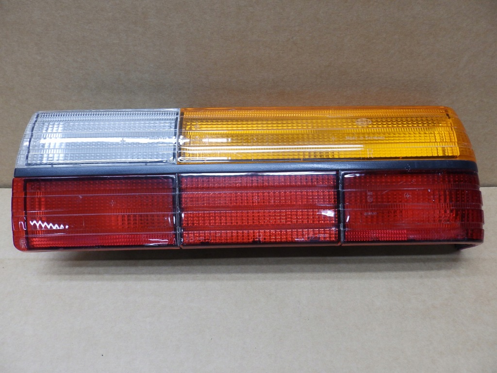 Lampa tylna prawa Audi 80 B2 z wkładem - 8966696695 - oficjalne ...