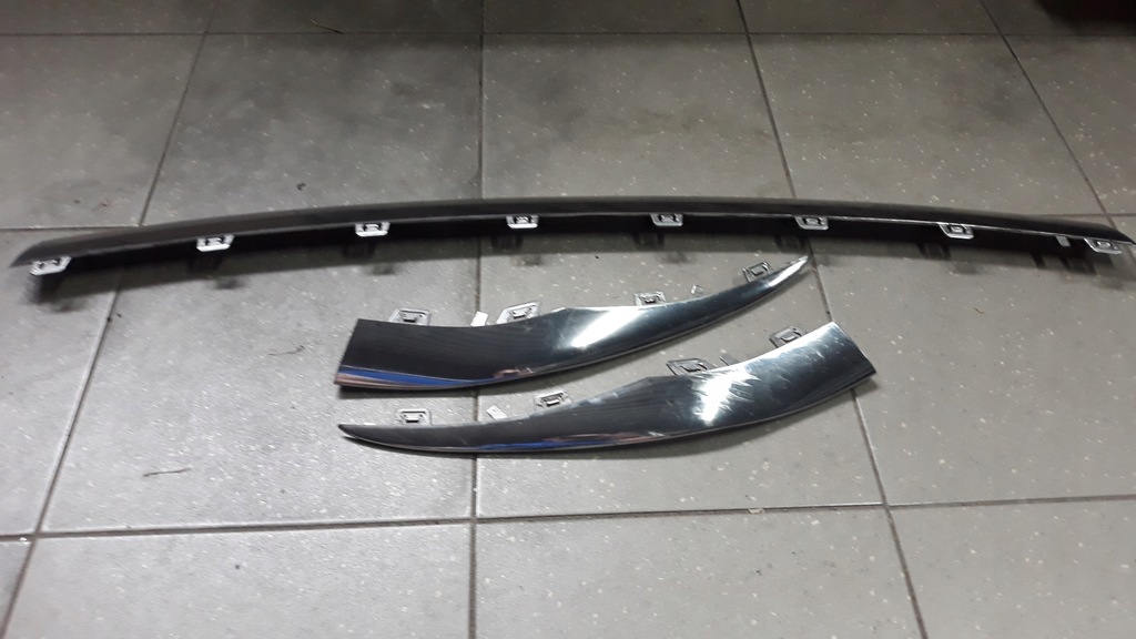 MERCEDES W205 LISTWA CHROM ZDERZAKA PRZÓD AMG - 9510402216 - oficjalne ...