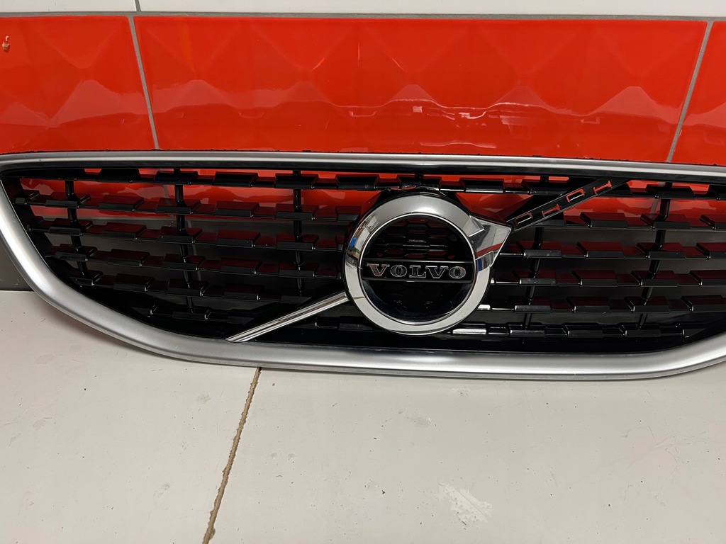 VOLVO V40 R DESIGN LIFT 17- GRILL ATRAPA ORYGINAŁ - 12870549185 ...