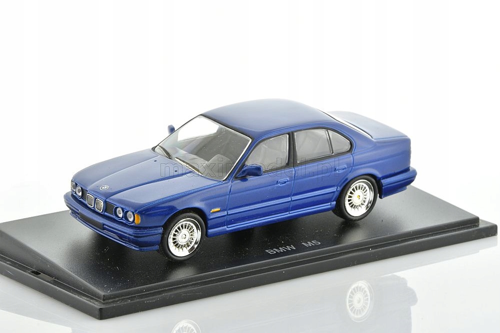 BMW M5 E34 Blue Metallic Universal 1/43 - 13774273855 - oficjalne ...