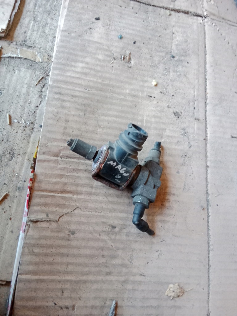 ZAWÓR GASZENIA SILNIKA RENAULT MAGNUM 5010360036 - 12346694646 ...