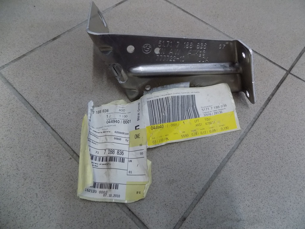 BMW UCHWYT PRZEDZIAŁU KOMORY SILNIKA PRAWY - 6948211015 - oficjalne ...