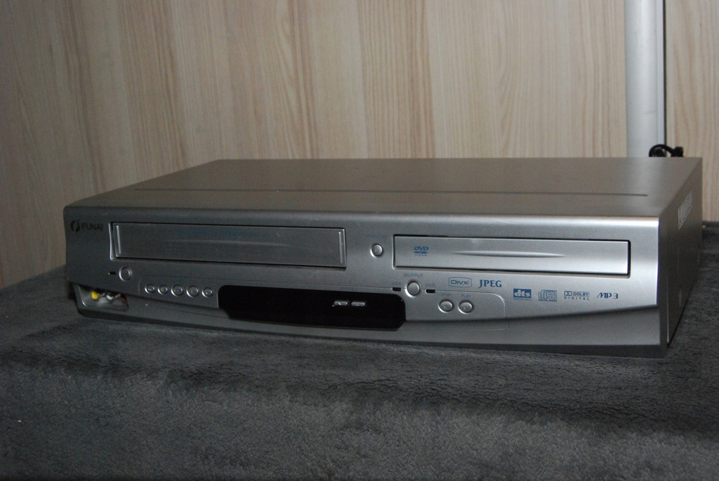 Magnetowid VHS/DVD Funai - 13324818924 - oficjalne archiwum Allegro