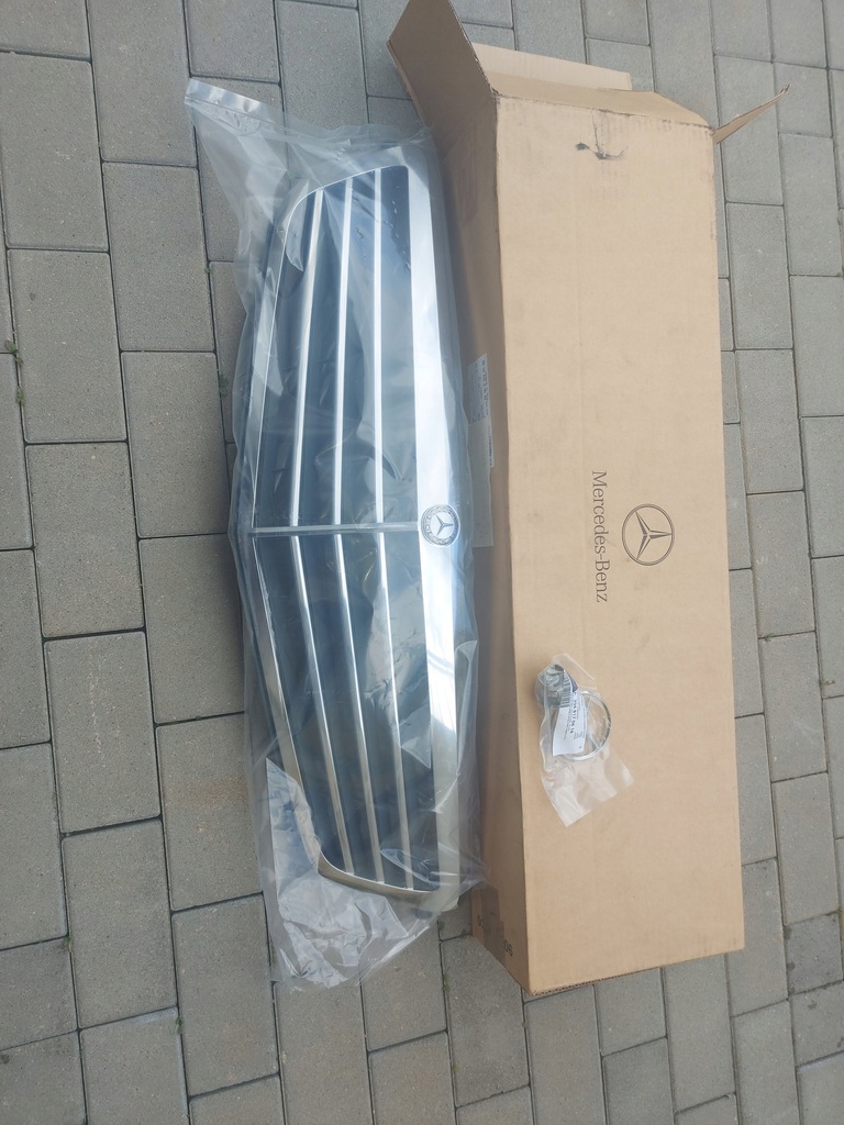 MERCEDES W204 ATRAPA+CELOWNIK A 2048801283 - 12390894803 - oficjalne ...