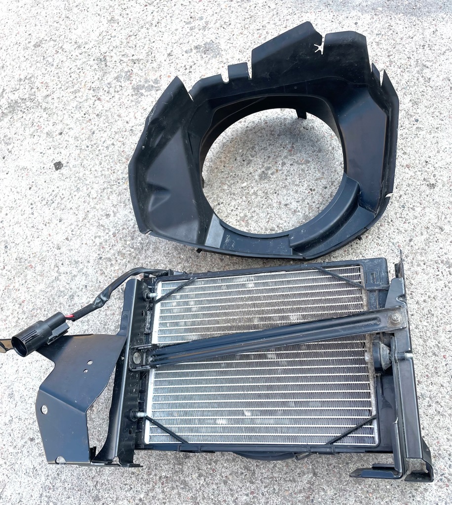 Volvo XC60 T8 chłodnice baterii wentylator obudowa - 13592690809 ...