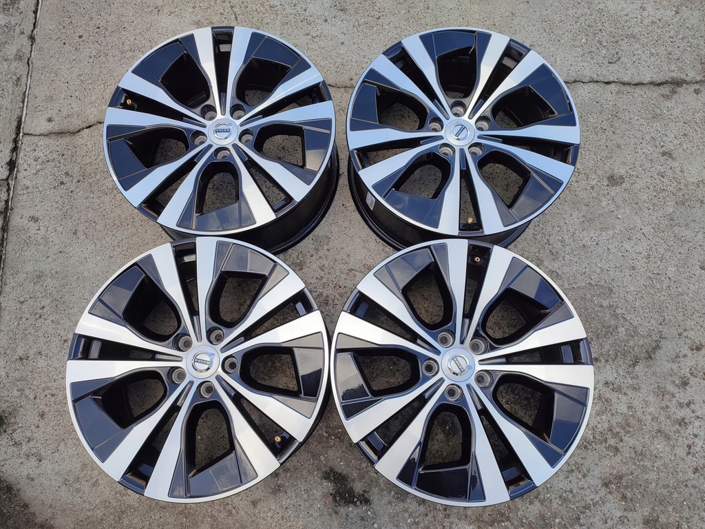 Volvo XC60 II XC40 felgi 7.5J x 18" ET50,5 komplet - 13446578466 ...