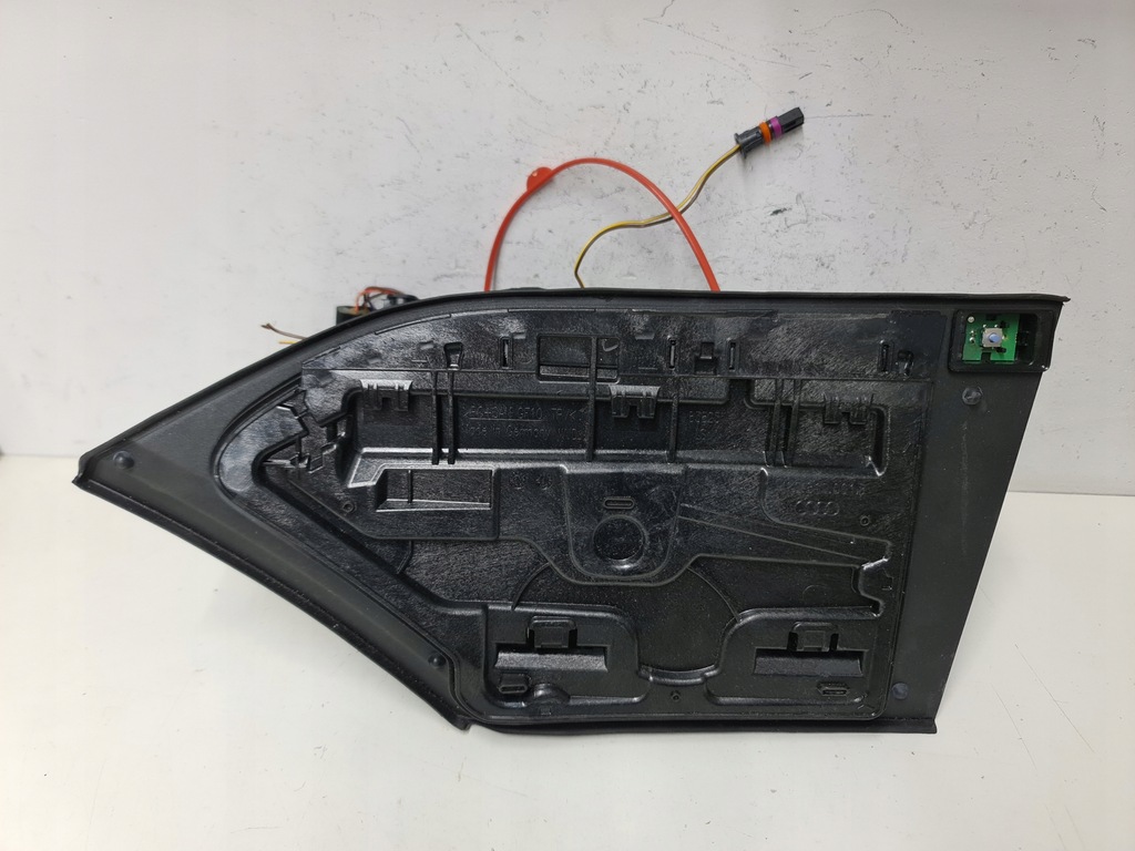 KLAPKA GNIAZDA ŁADOWANIA AUDI E-TRON 4KE810001B - 13475218581 ...