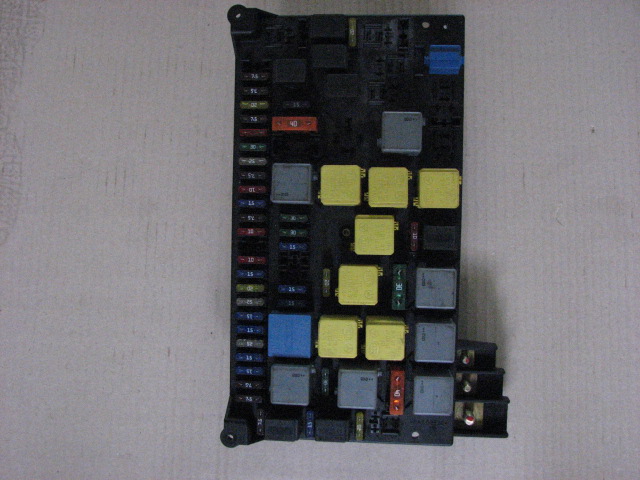 BEZPIECZNIKI SKRZYNKA 1635450205 MERCEDES W163 - 6050097674 - oficjalne ...