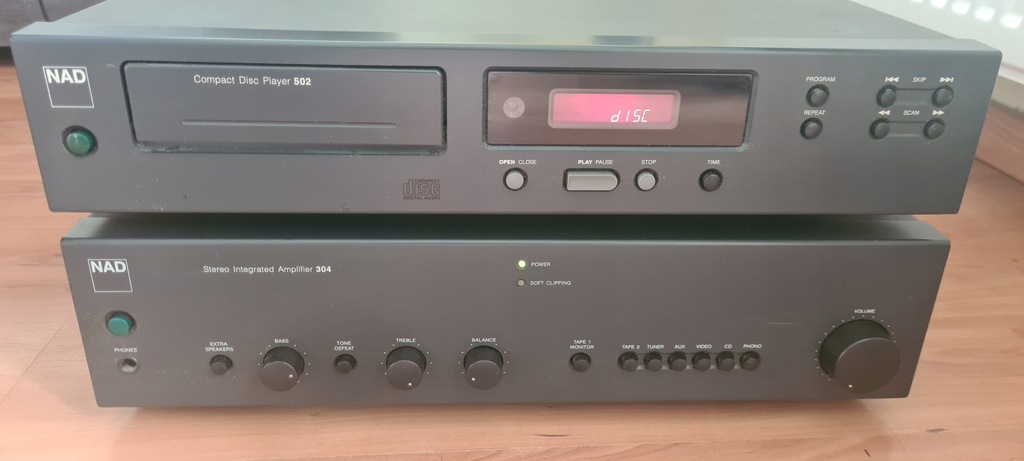 NAD Wzmacniacz 304 + NAD Odtwarzacz CD 502 ZESTAW - 13515730914 ...