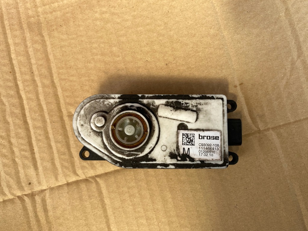 SILNICZEK ROLETY ŻALUZJI BMW G11 G01 C93092-108 - 14300984098 ...