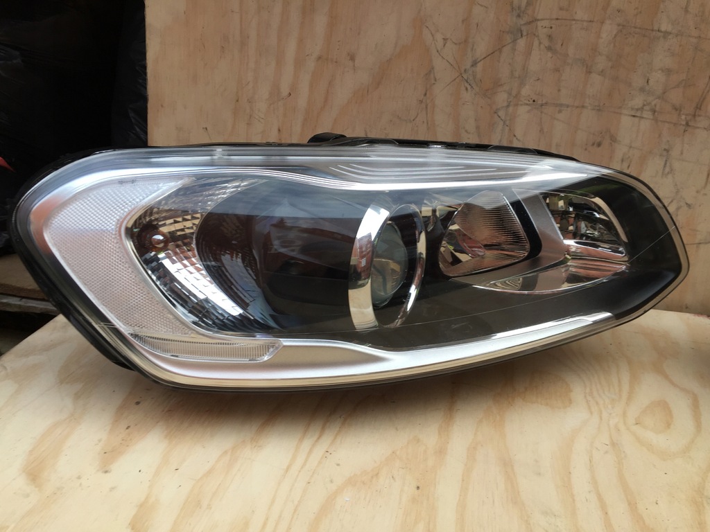 VOLVO XC60 LIFT XENON LAMPA LEWA PRAWA 31395896 - 8814220697 ...