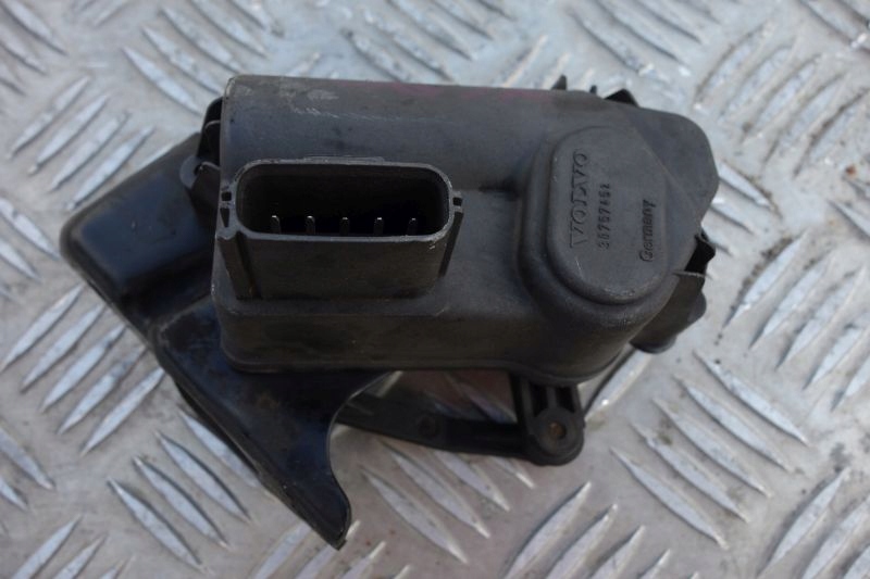 VOLVO XC90 2.4 D5 NASTAWNIK KLAP 30757452 - 8474374068 - oficjalne ...