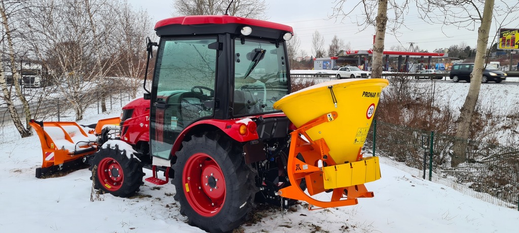 Ciągnik z pługiem i posypywarką TYM T475 - 14854995125 - oficjalne ...