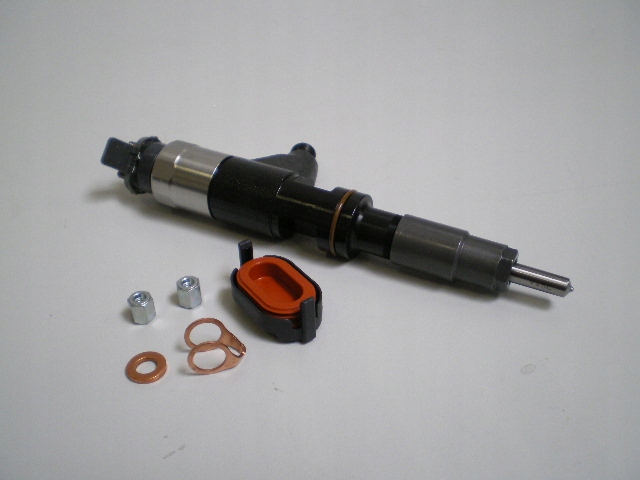 Wtryskiwacz paliwa John Deere RE531210 DZ100211 - 10608701036 ...