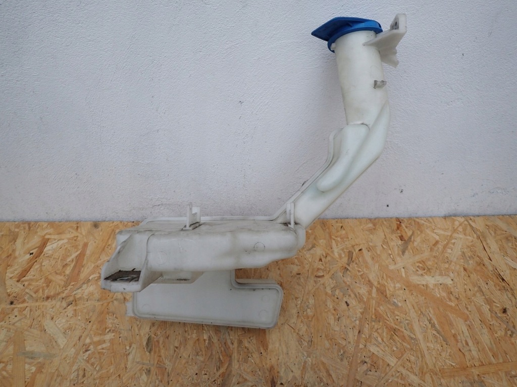 ZBIORNICZEK PŁYNU DO SPRYSKIWACZY VW PASSAT B7 - 13592051967 ...